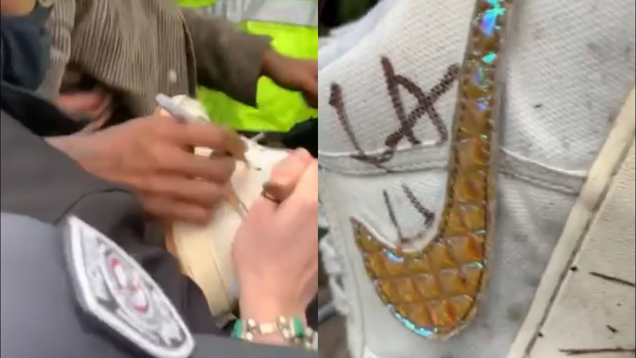 Travis Scott Signs Fans Shoes (2021) - YouTube