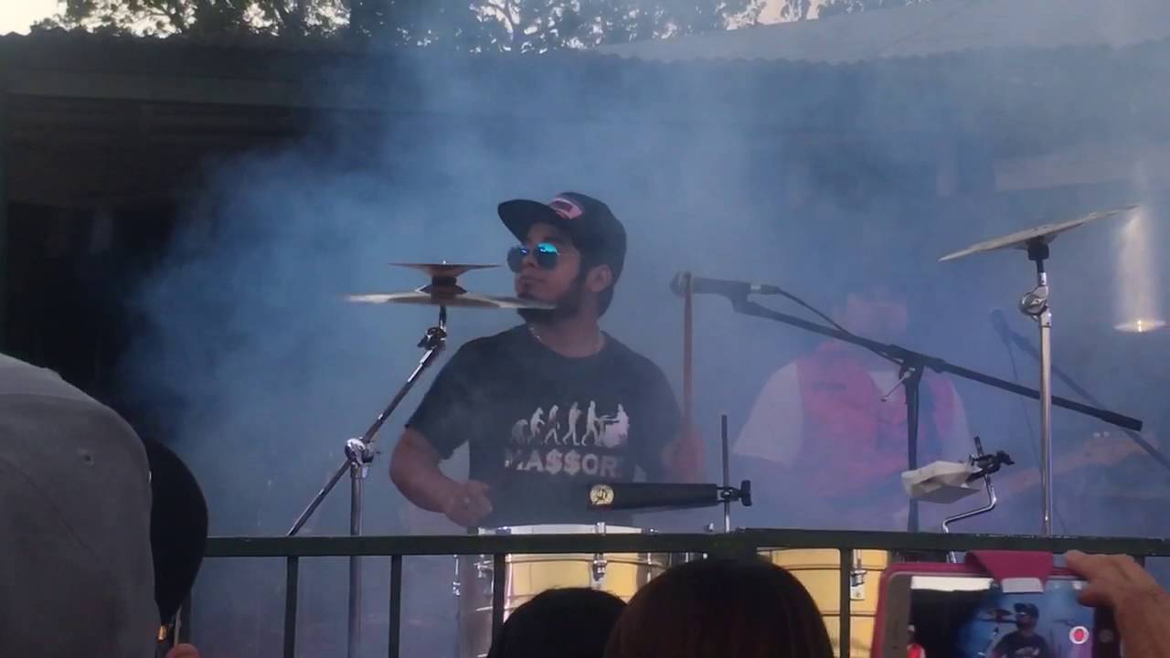 ERICK Y GRUPO MASSORE - LA TABLITA - YouTube