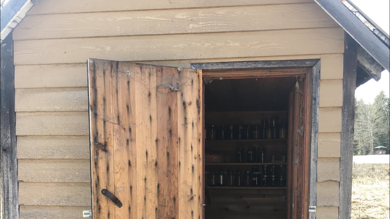 Making a meat curing building - YouTube