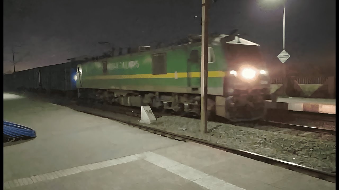 POWER of Indian Railway Goods Trains in Action! Indian Rail Freight ...