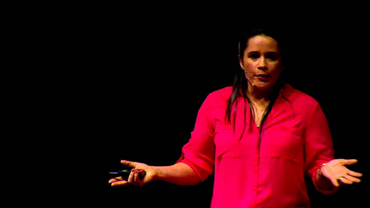 Reconectando neuronas: Lisa Riggioni at TEDx PuraVida 2014 - YouTube