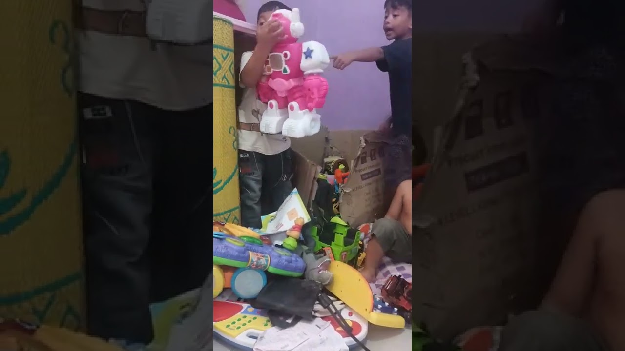 bongkar mainan rusak - YouTube