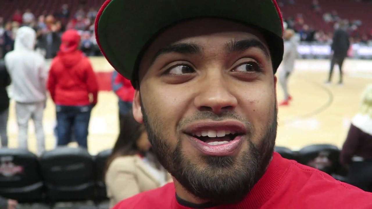 DIE HARD FAN STG MEETS DERRICK ROSE! D ROSE RETURNS TO CHICAGO! - YouTube