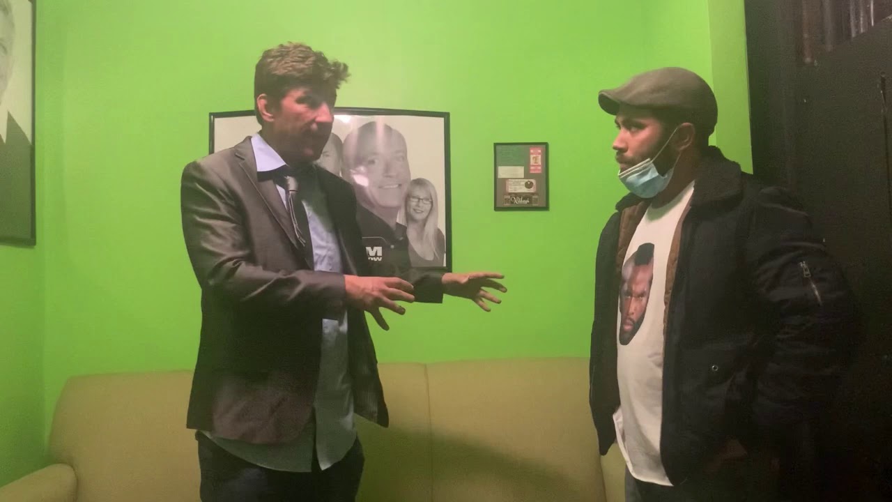 Comedians in the green room at Wileys Comedy Club in Dayton Ohio - YouTube