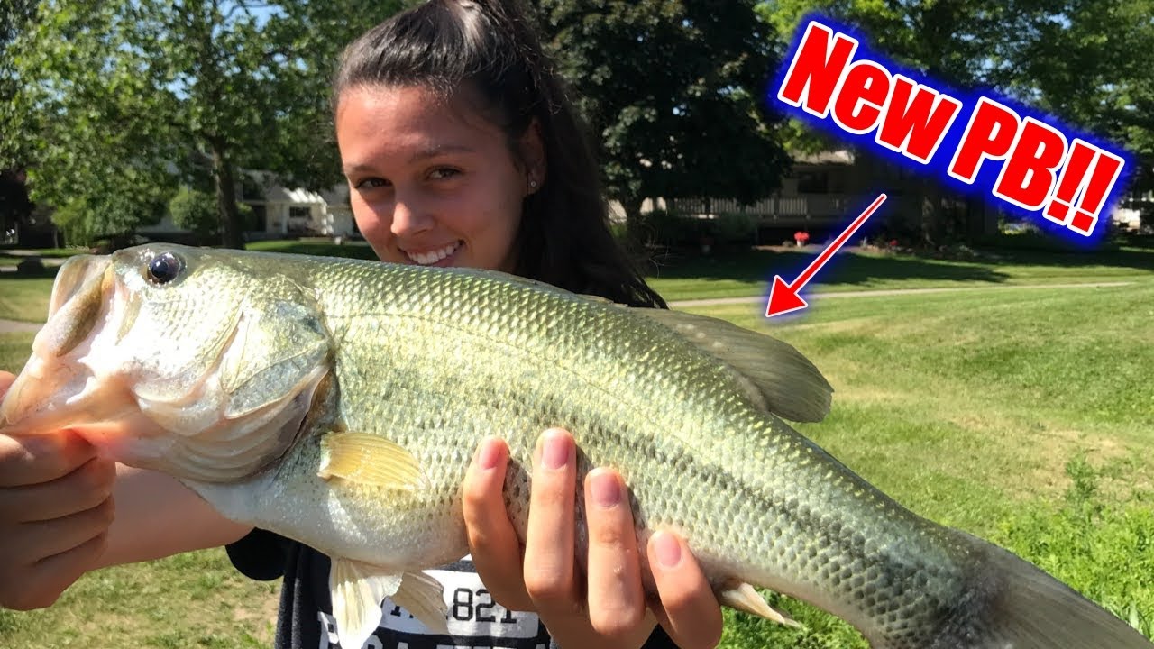 She CAUGHT her NEW PB!! ( Pond Fishing for Largemouth Bass ) - YouTube