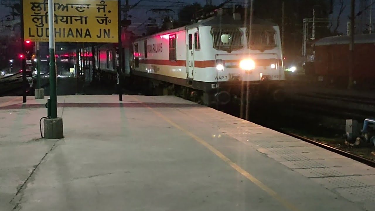 03005 Howrah-Amritsar Mail Express Special Arriving Ludhiana jn With ...
