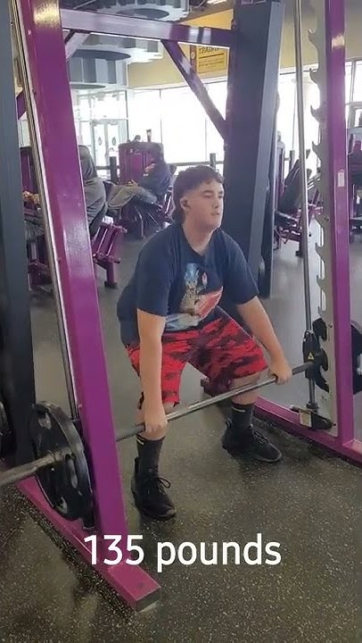 135 pound deadlift - YouTube
