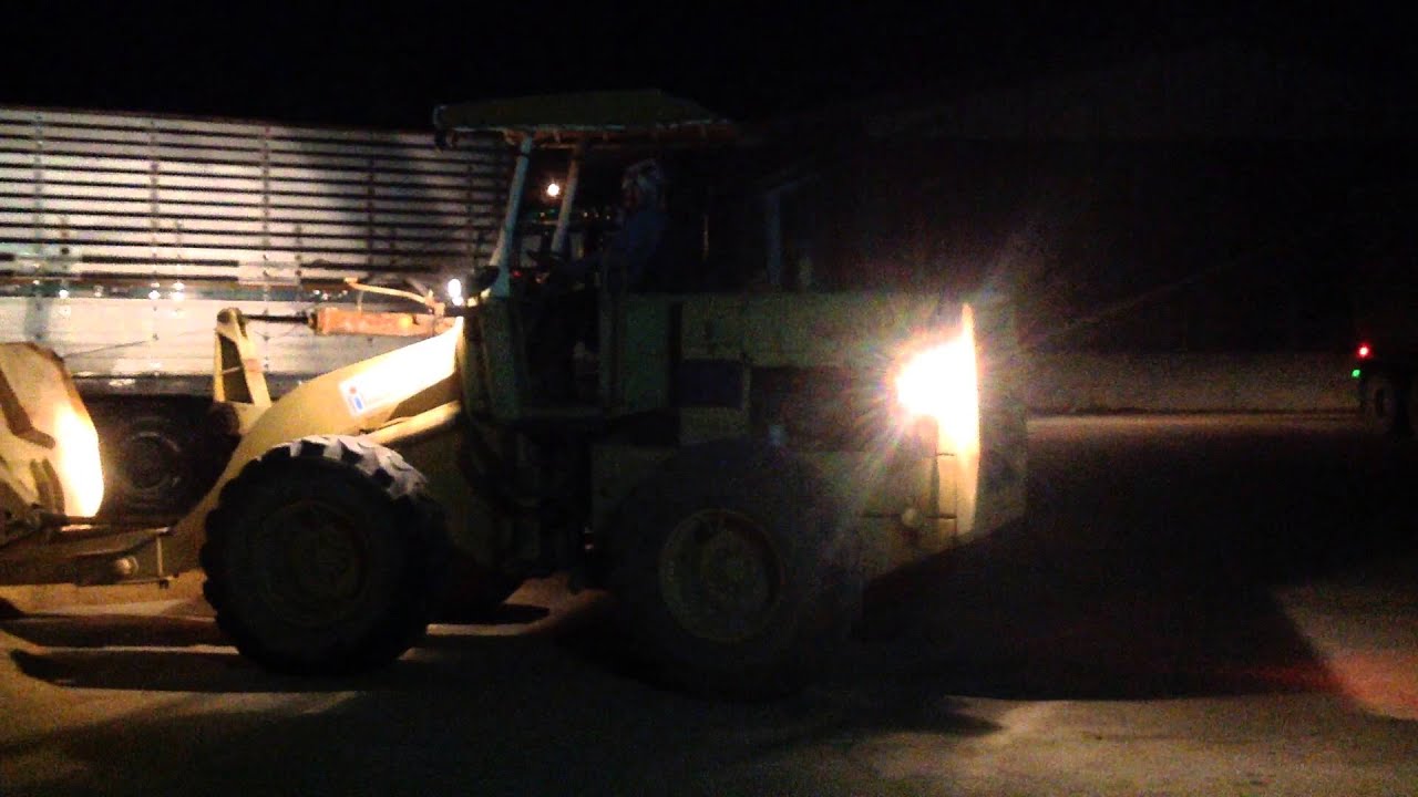 KOMATSU PAYLOADER 510 - YouTube