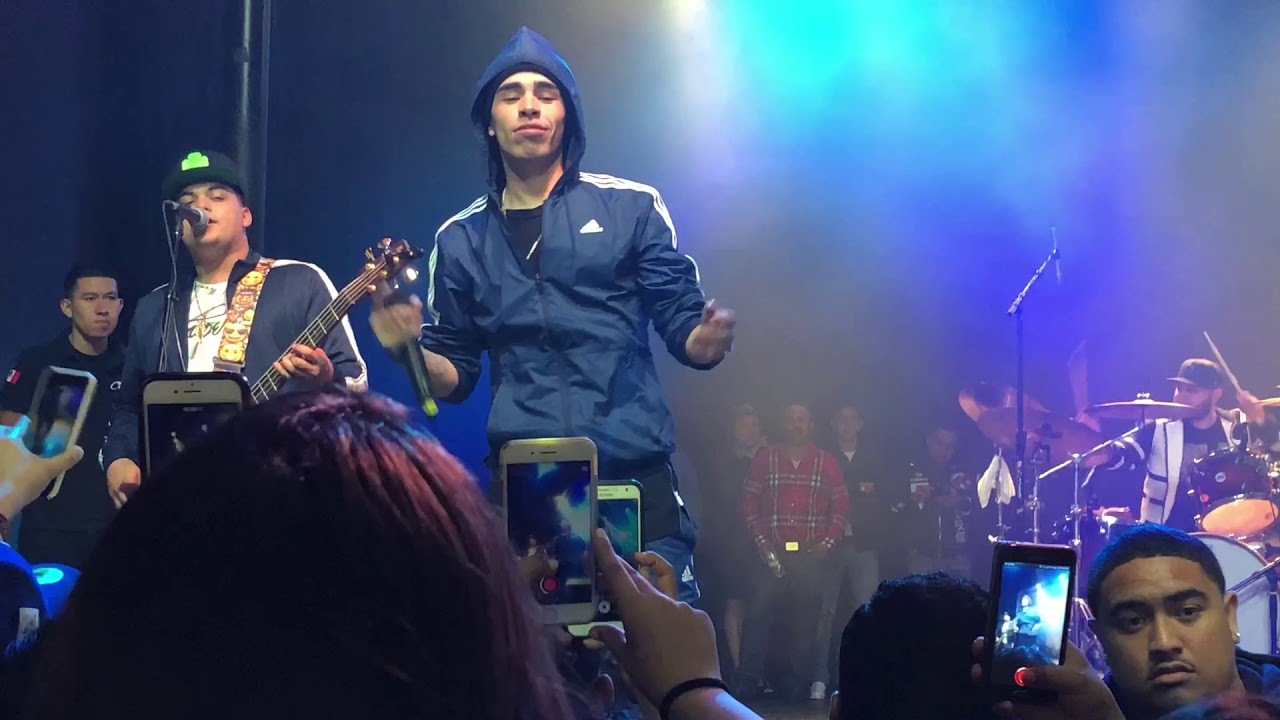 Grupo Codiciado - Paso a Paso (En Vivo) - YouTube