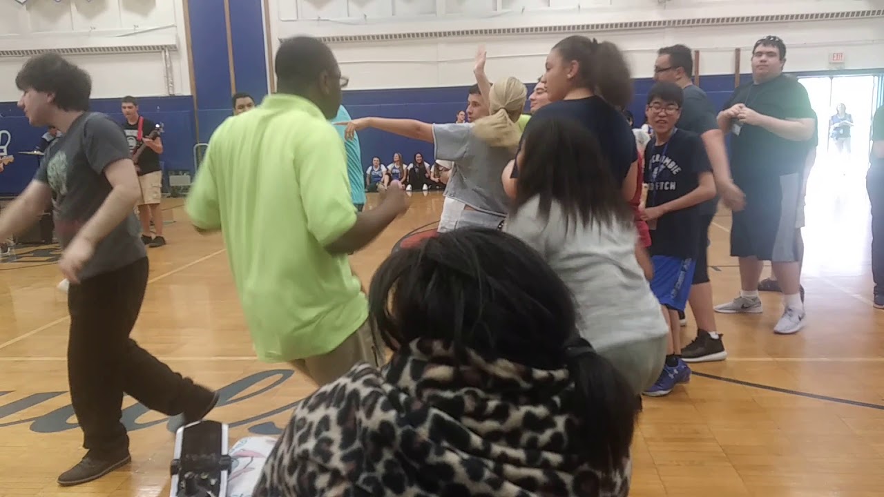 All my friends going crazy - YouTube