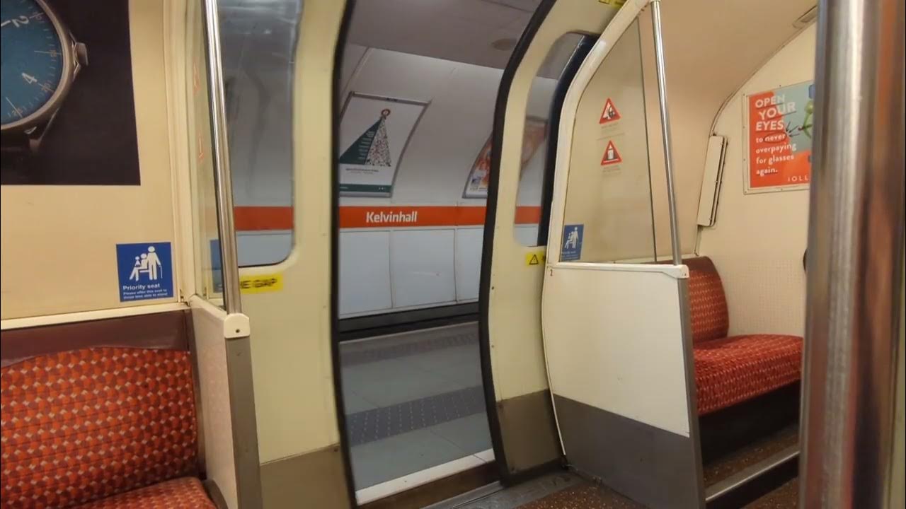 Glasgow Subway Doors Closing - YouTube