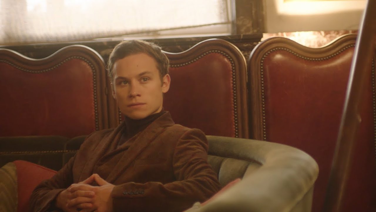 Finn Cole Interview with Gentleman's Journal – Behind the scenes - YouTube