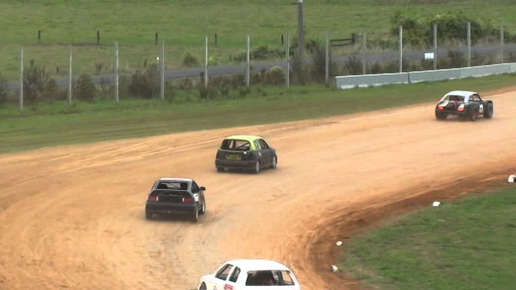 Waiuku Dirt Track 2012 Saloon Feature - YouTube