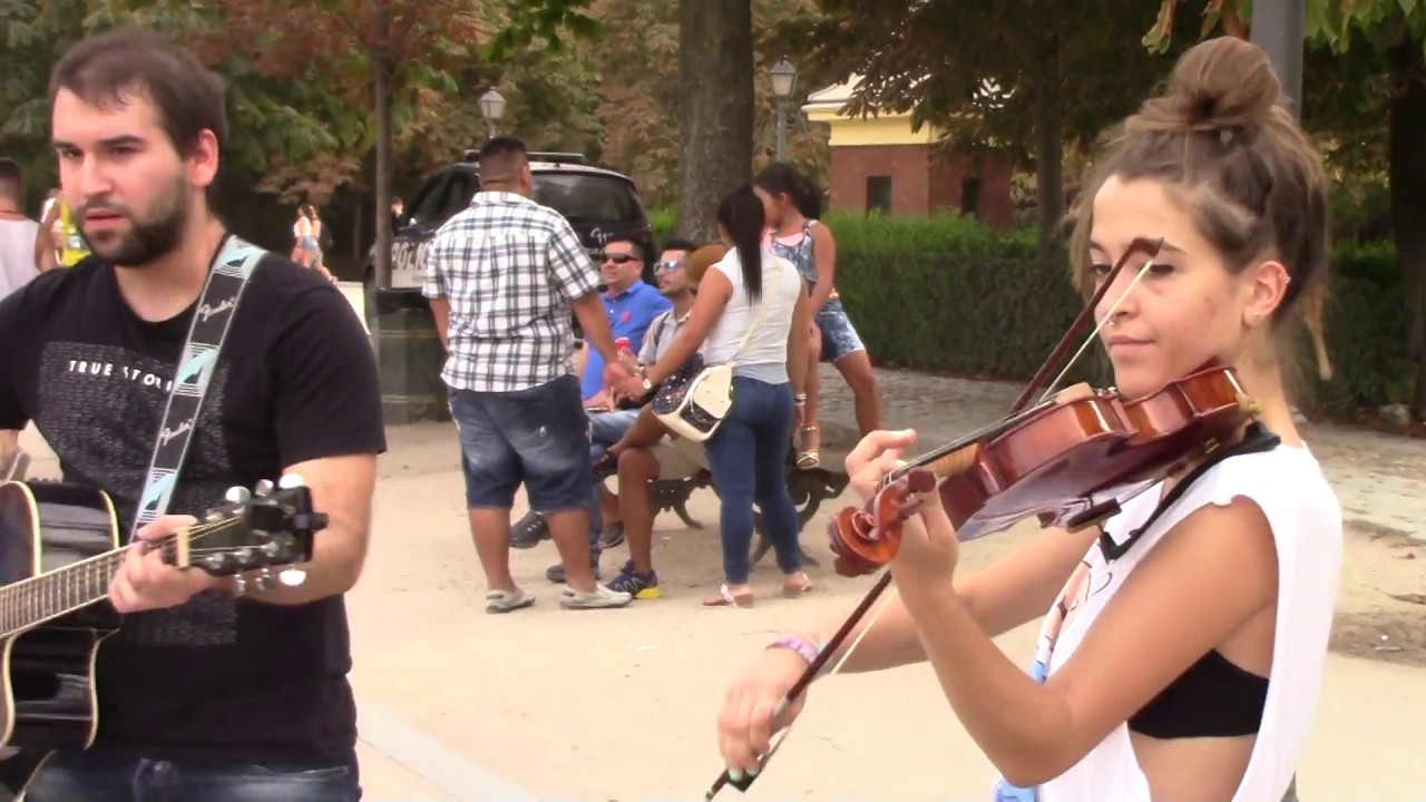 #Busking Guitar-violin duet at #ElRetiroPark in #Madrid. Piece 2 - YouTube