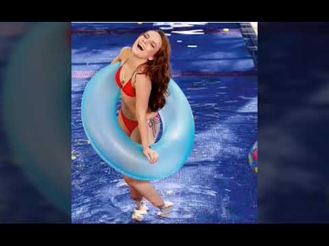 Fotos da Larissa Manoela de biquíni