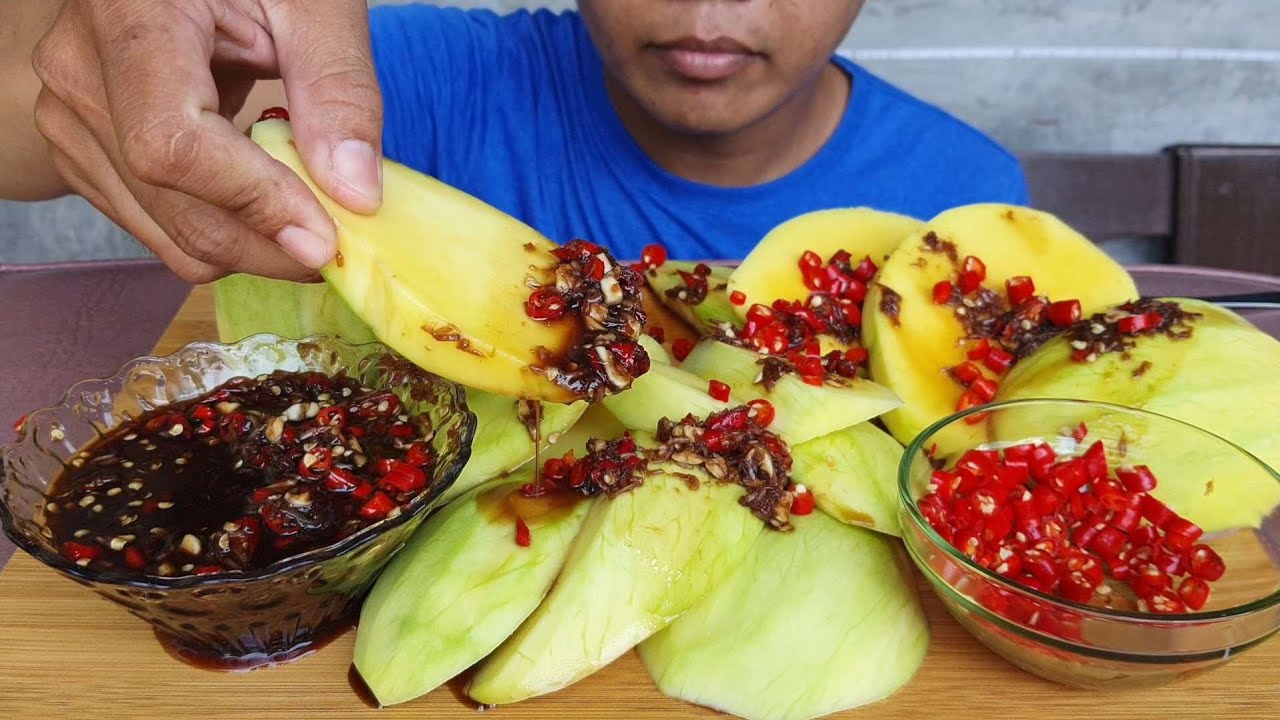 MUKBANG Mouth watering green mango, unripe mango mukbang, ASMR MANGO, delicious green mango ...