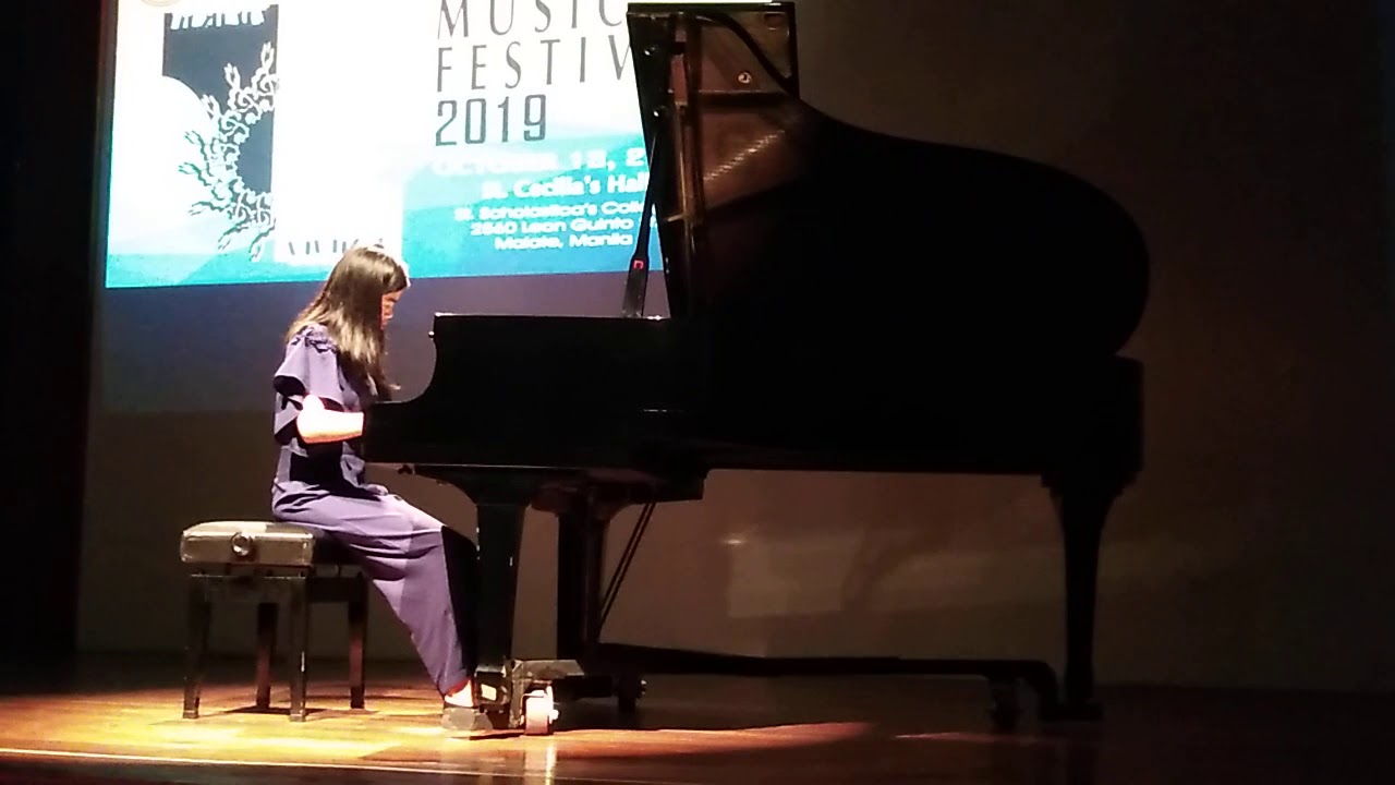 Francine's Piano recital 2019 - YouTube