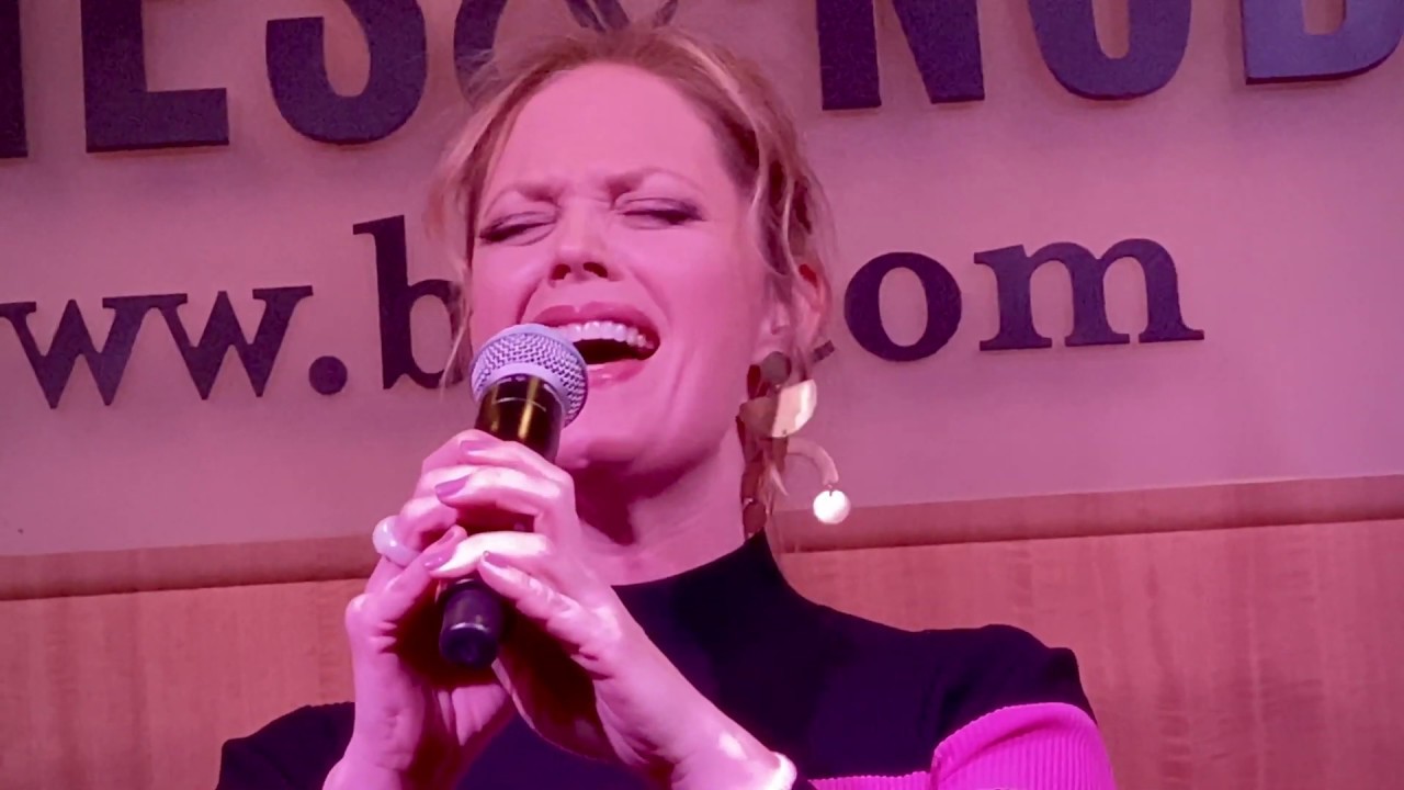 Elizabeth Stanley - Smiling (Live at Barnes & Noble) - YouTube