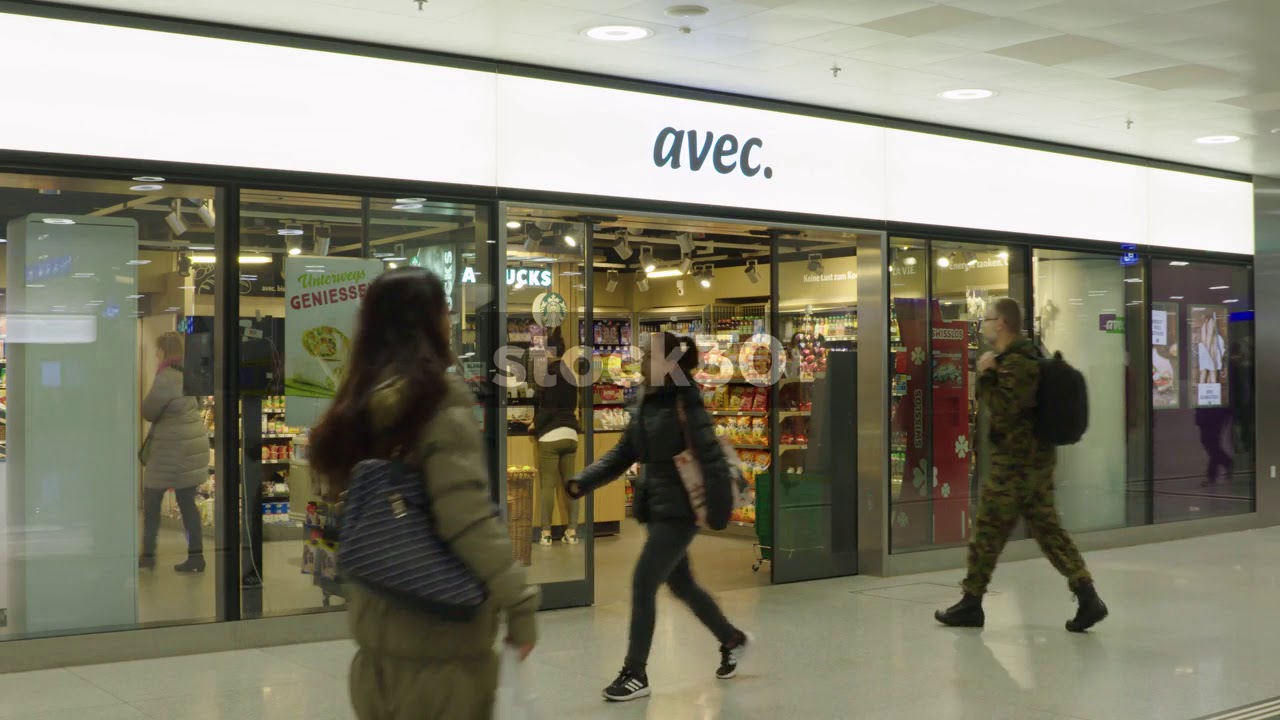 Avec Convenience Store In Hauptbahnhof Railway Station, Zürich ...