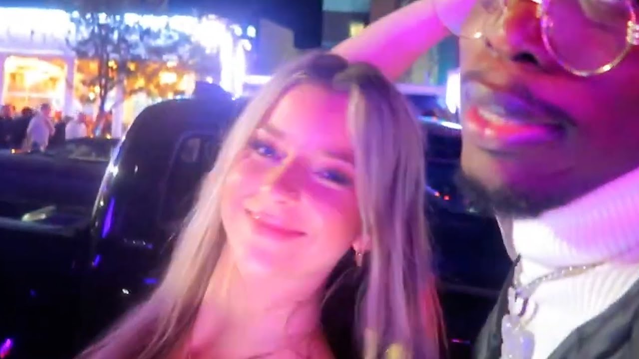 I love this snowbunny - YouTube