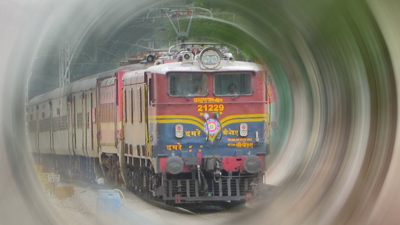 SPARKLING Offlink BZA WAM 4P hauls DURONTO Express and Crosses with KCG ...