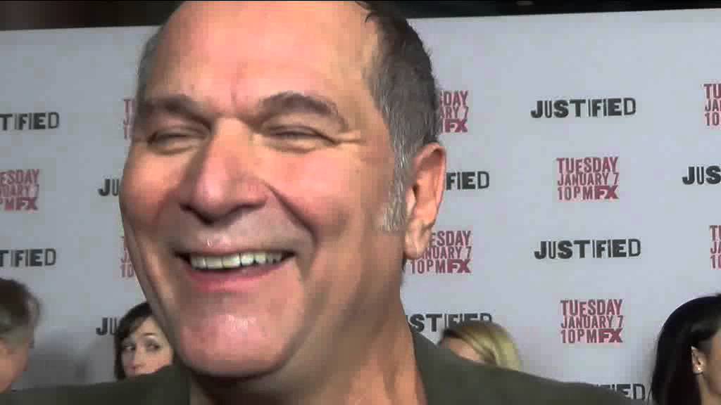 JUSTIFIED Premiere: Jere Burns & John Kapelos - YouTube