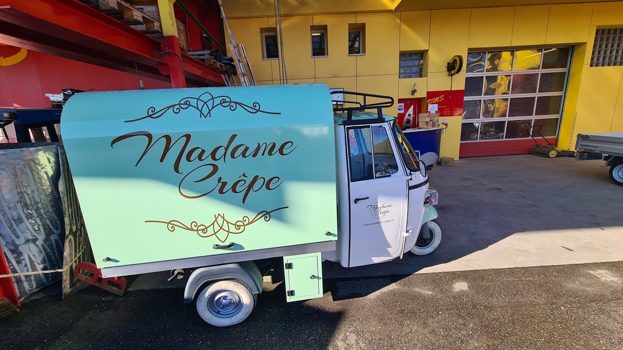 Piaggio Ape 500 von 1966 Foodtruck! - YouTube