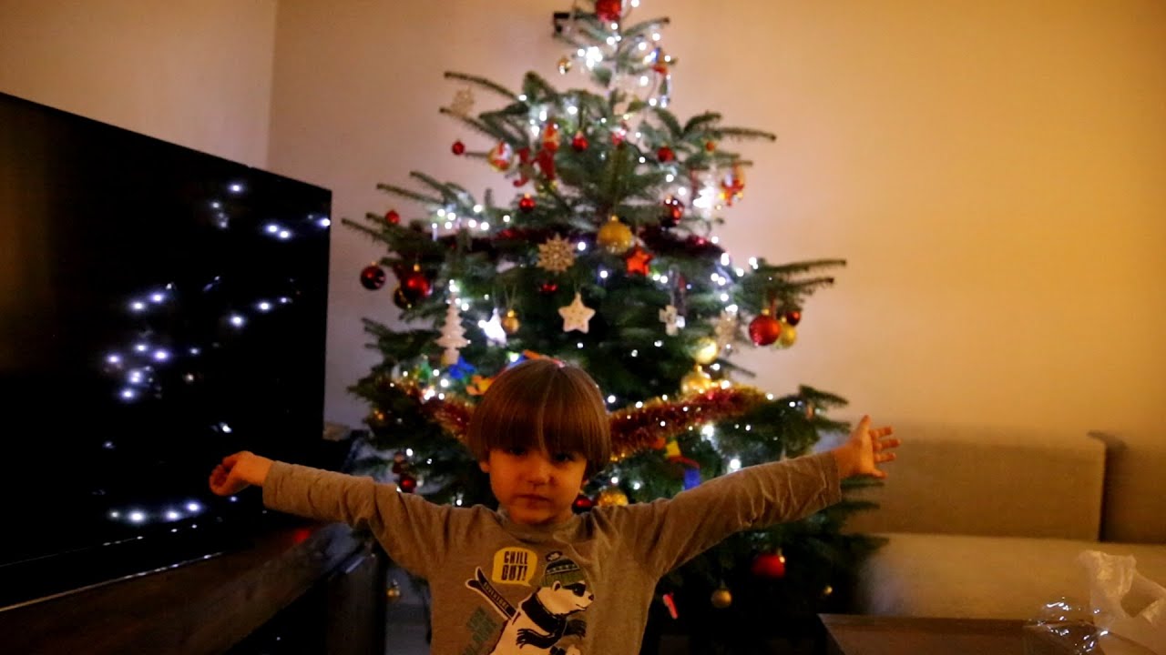 🎅🏽 Decorating Christmas Tree - YouTube