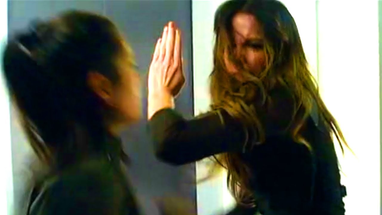 Kate Beckinsale Total Recall Gif
