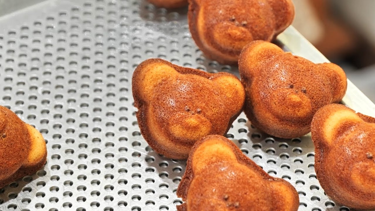 Cute Teddy Bear Financier | Korean Bakery - YouTube