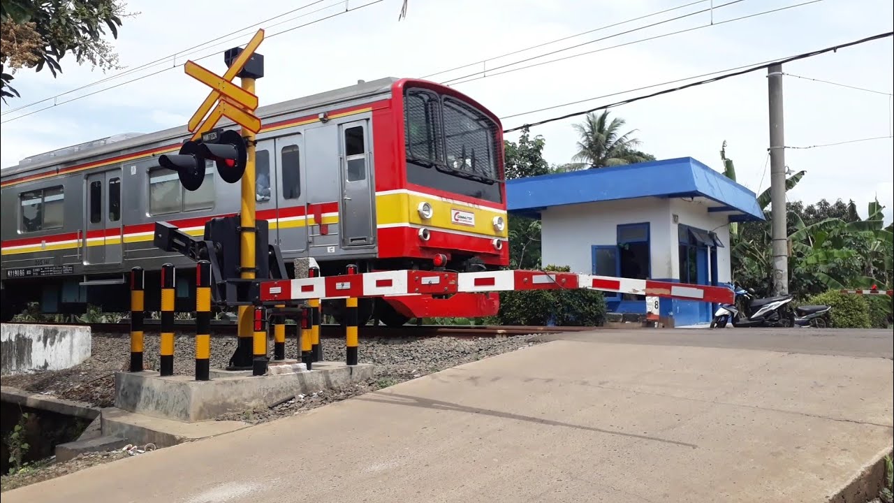 REAL DISPLAY Palang Pintu Kereta Api By WANTECH Lintas Kereta Api KRL ...