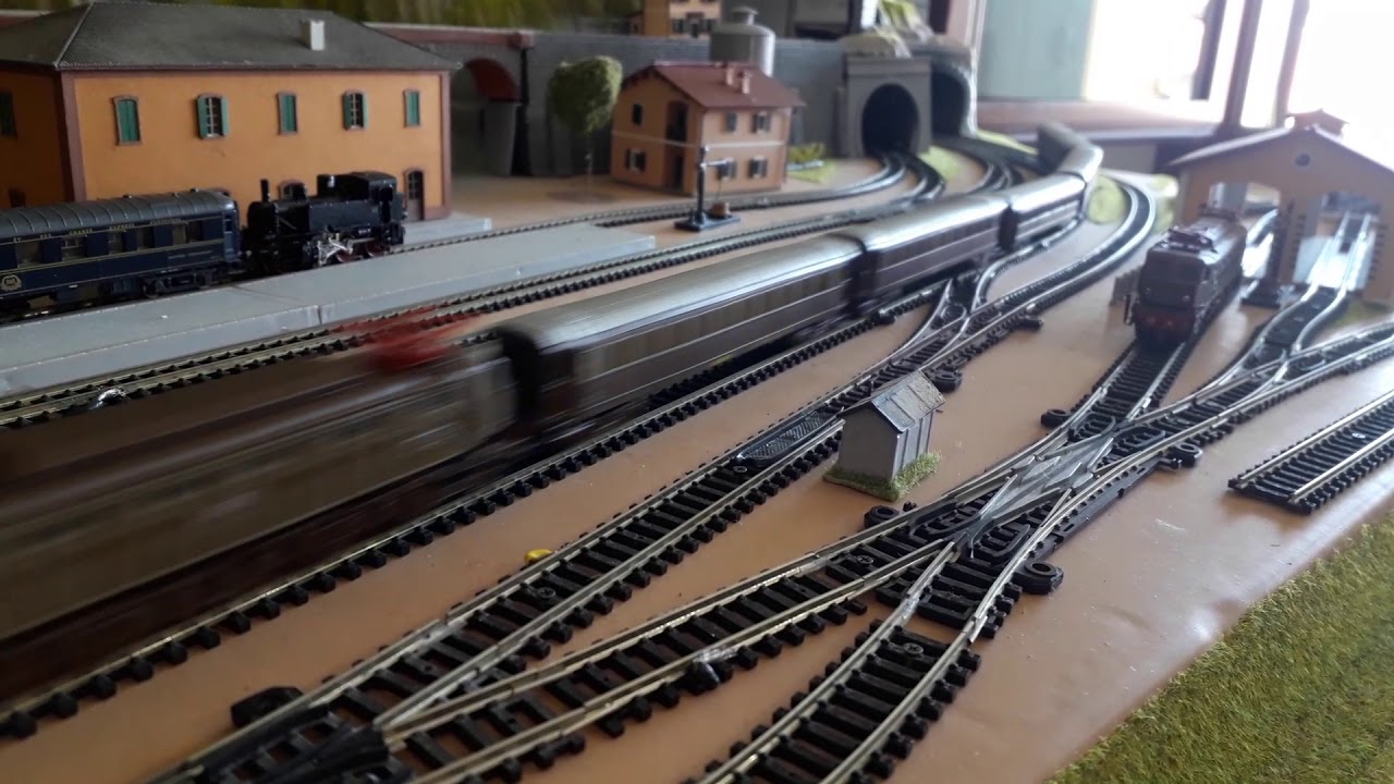 E428 FS Aerodinamica in scala N - YouTube