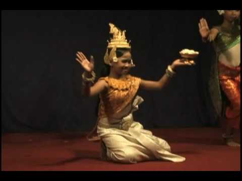 Cambodian Children's House of Peace - blessing dance.avi - YouTube