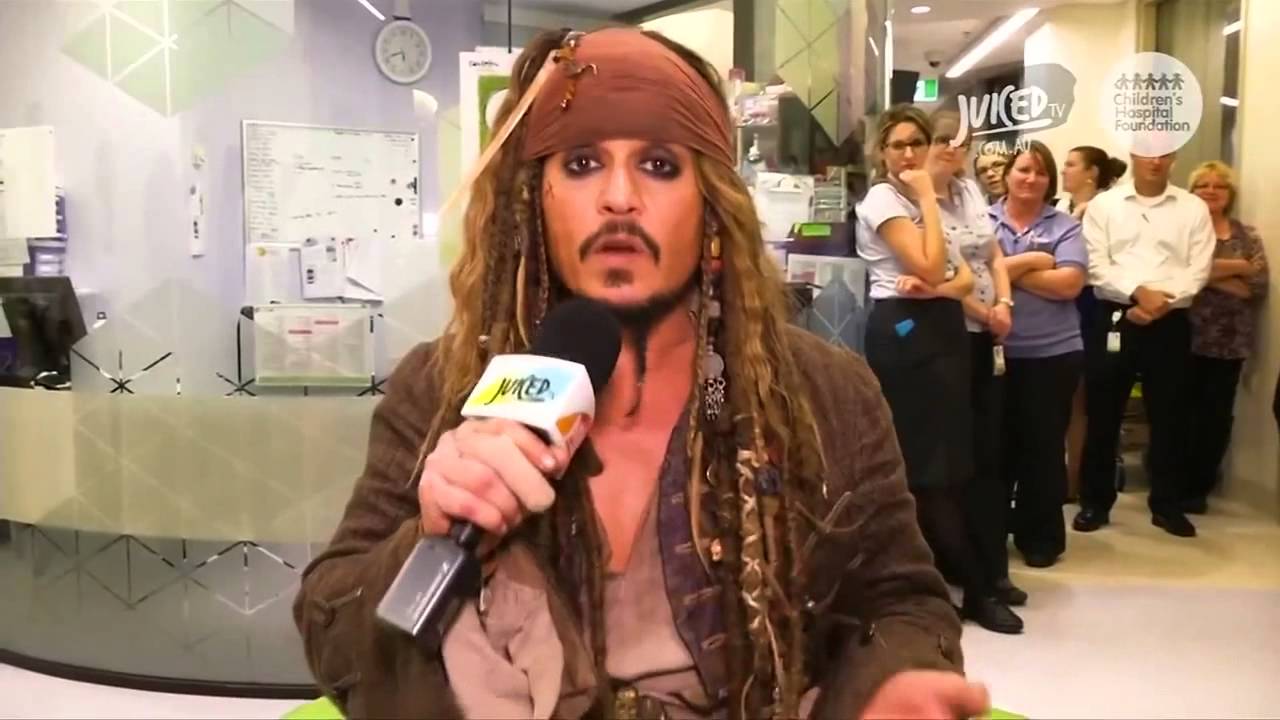Johnny Depp Visits Children's Hospital Dressed as Jack Sparrow - YouTube