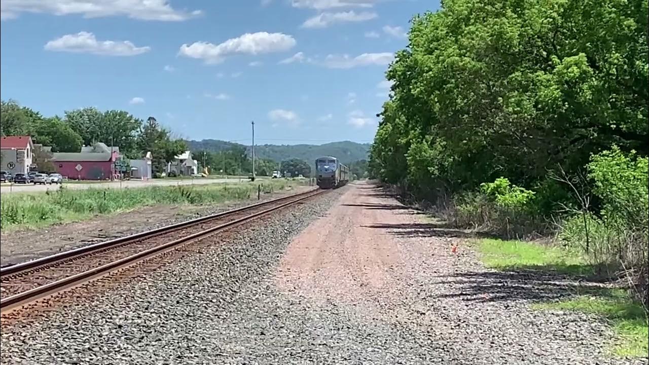Amtrak 71 leads the Borealis with Hybrid K5LA - YouTube
