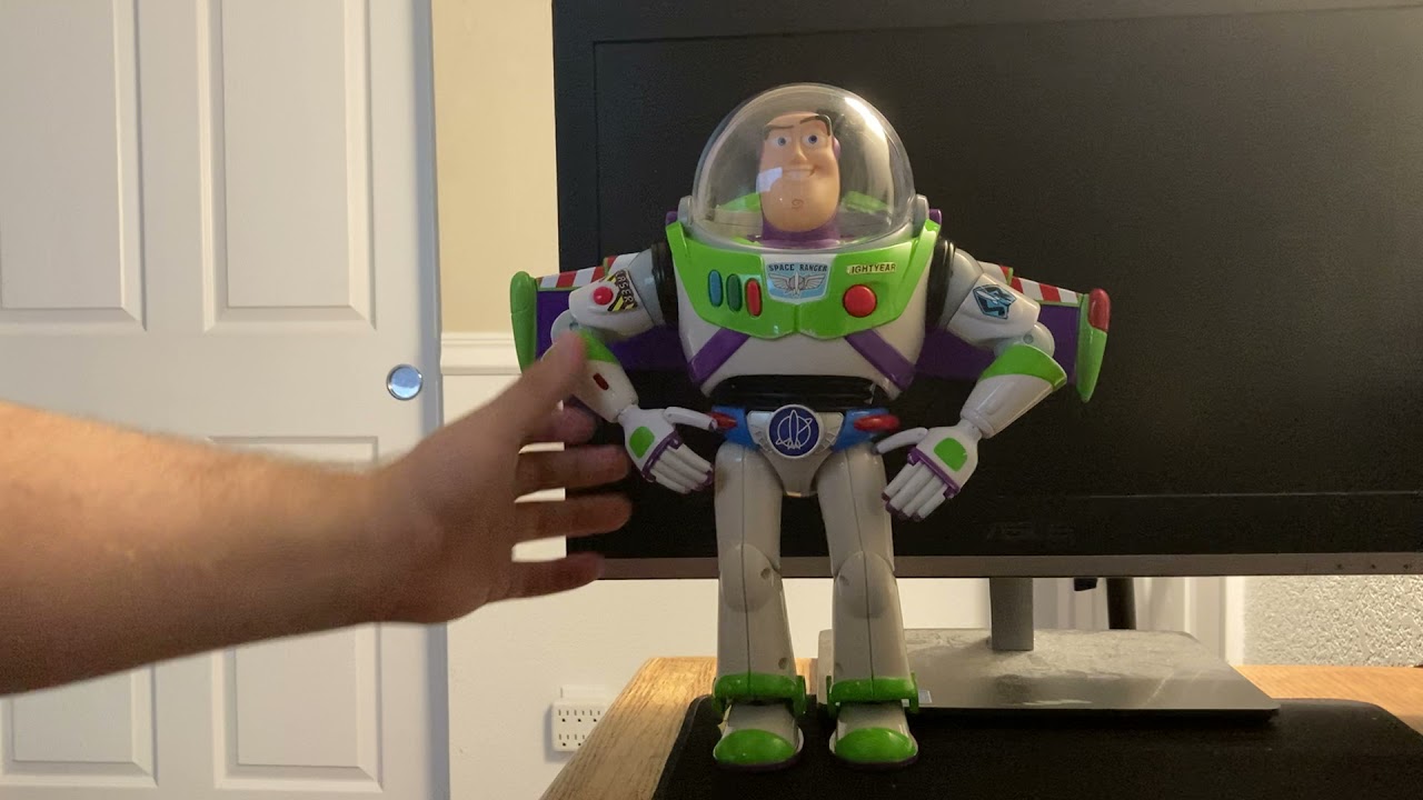 Utility Belt Buzz Lightyear review - YouTube