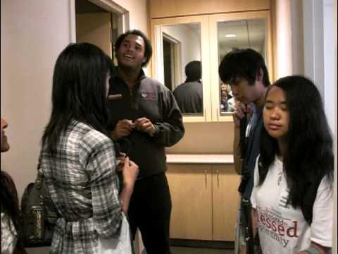 USC Dorm Room Tour - YouTube