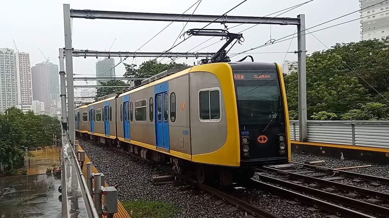 LRT 1 3RD GEN Set 7 WITH P.A Rear Cab View | Central Terminal - U.N ...