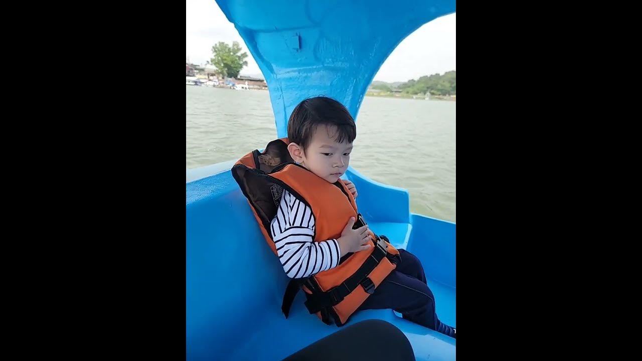 아기 오리배타기 Youtube