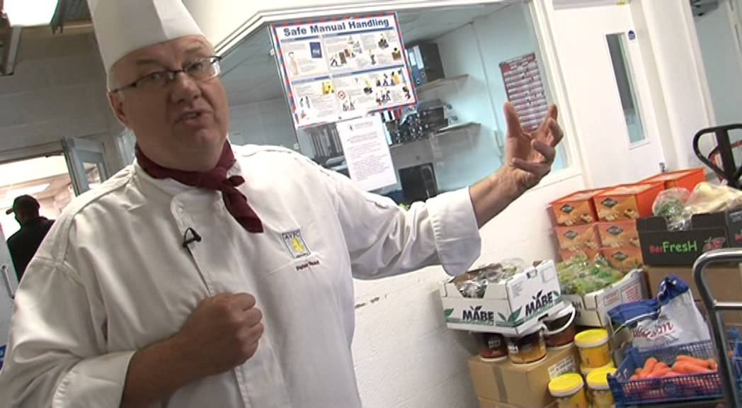 Ron Vlaar exclusive and AVFC chef in Man City show - YouTube