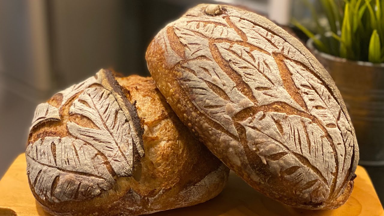 Sourdough scoring - leaf 🍃 scoring design (2) @ 欧包刻花-叶子系列（2） - YouTube