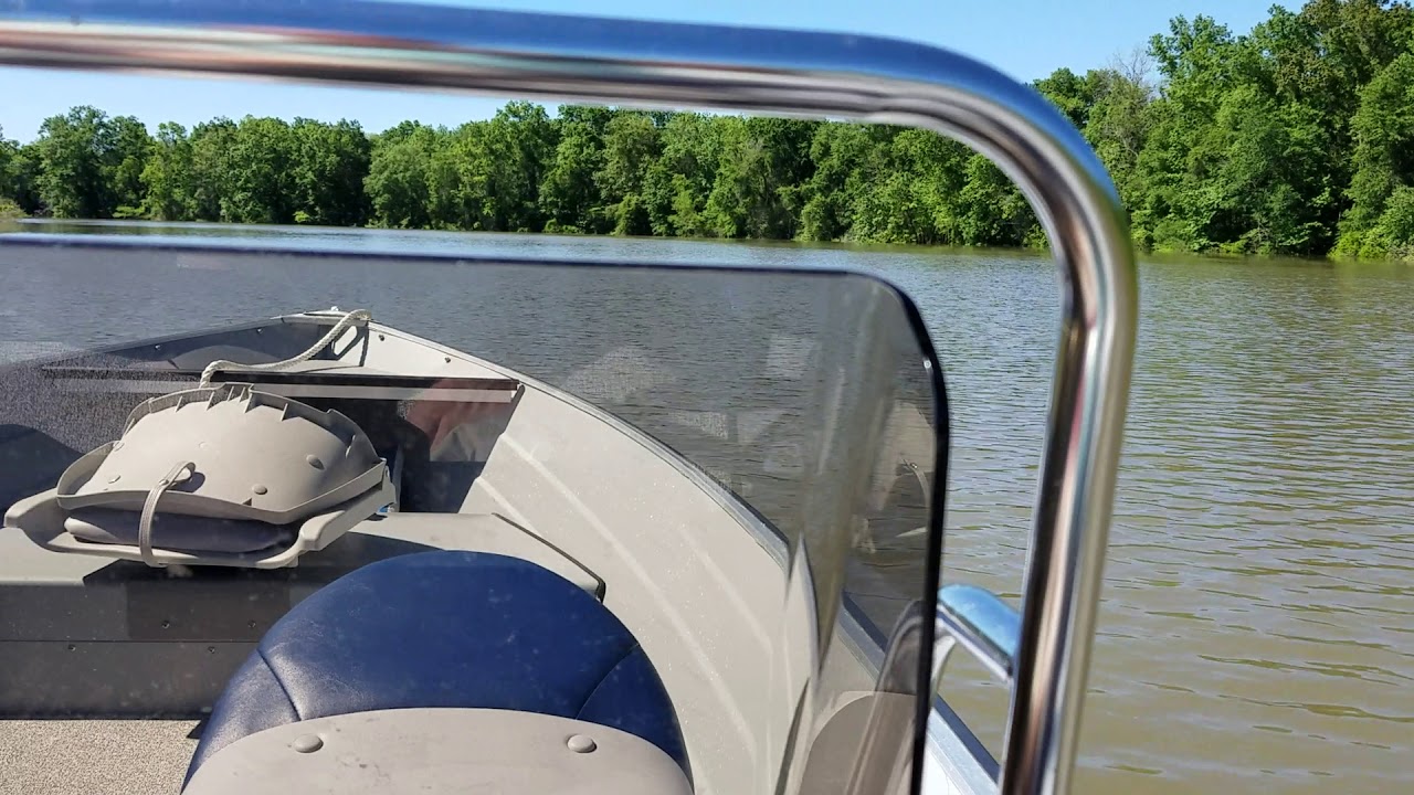 Evinrude E-Tec 50 (2018) on 16' Aluminum Duroboat - YouTube