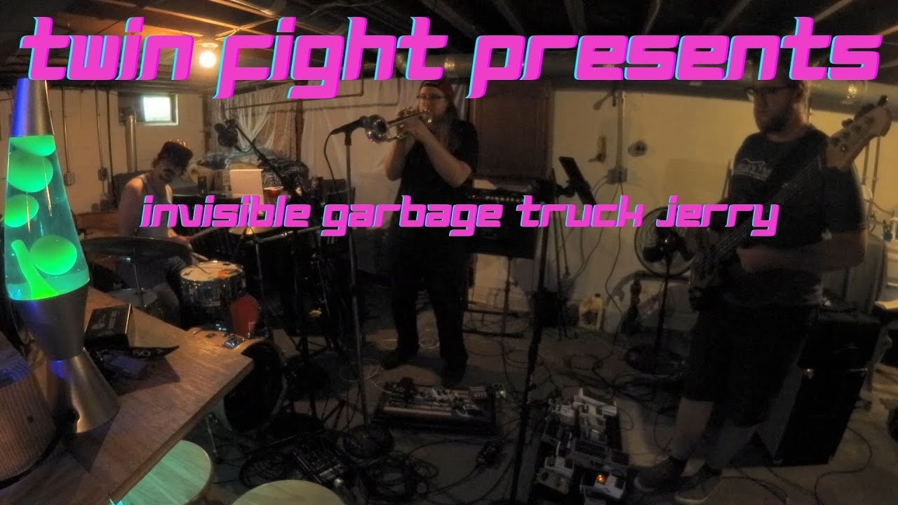 Twin Fight-invisible garbage truck jerry - YouTube