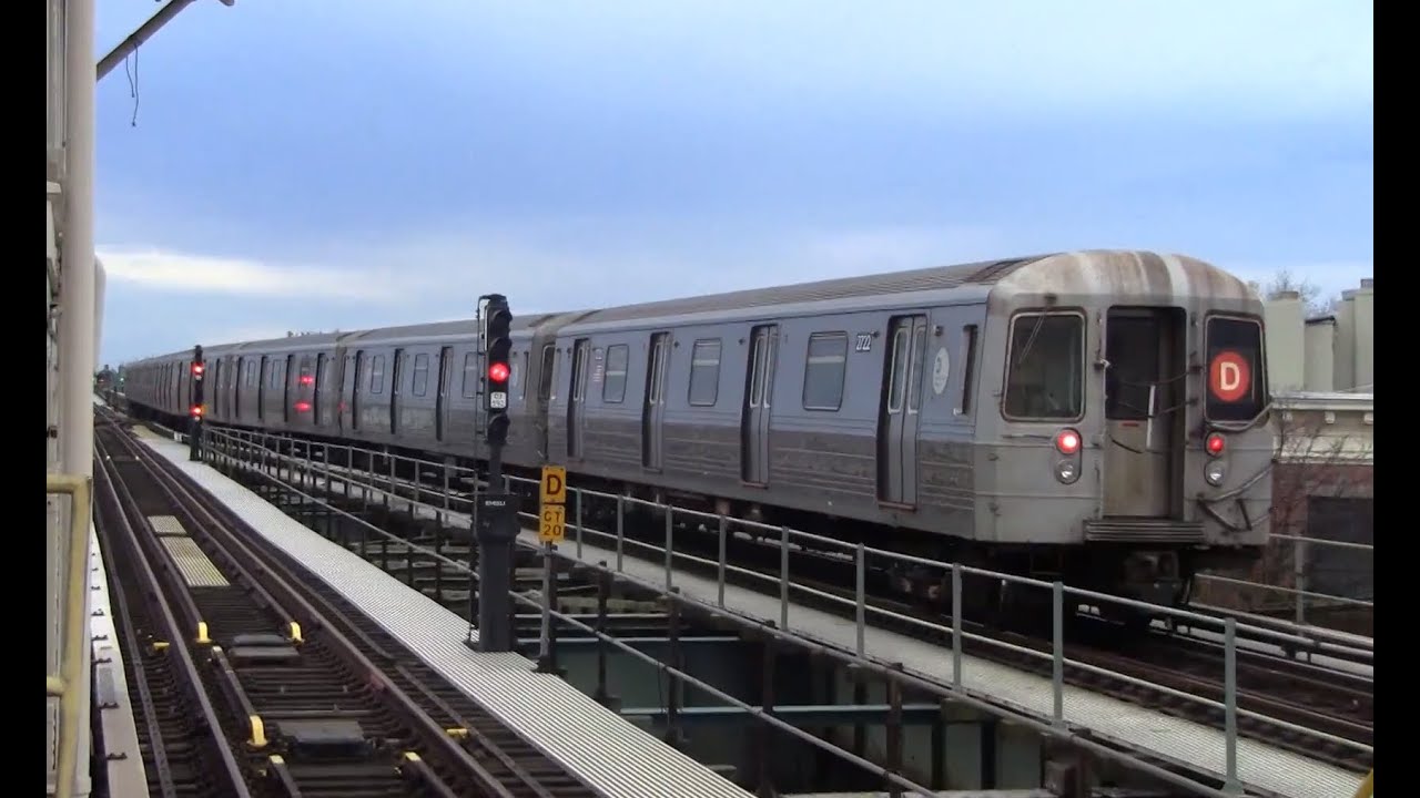 R68 D Train Making a Stop at 62nd Street - YouTube