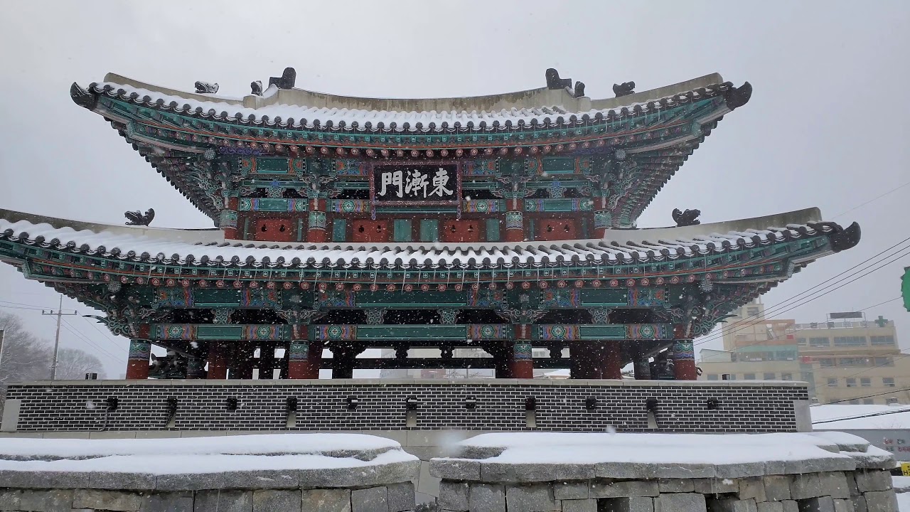 Naju in the Snow - YouTube