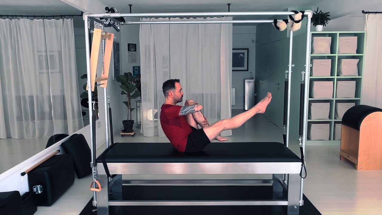 Single and Double leg stretch - YouTube