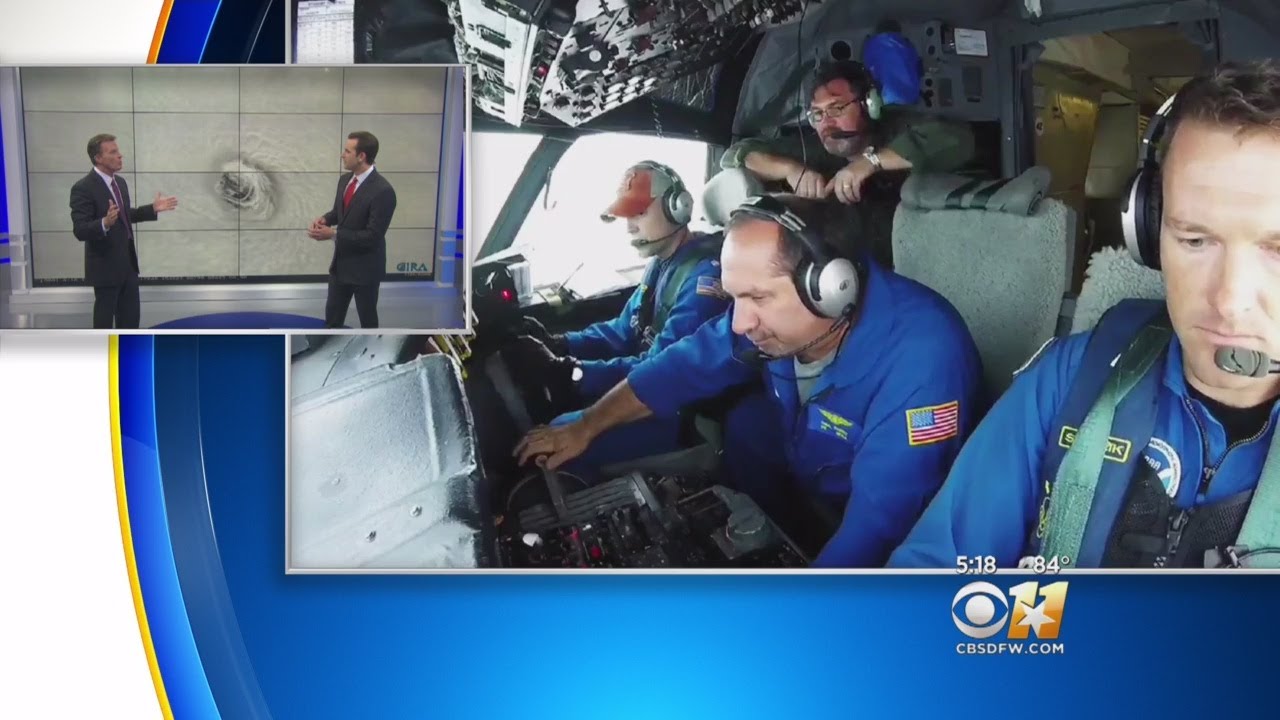 What Do Pilot's Experience When Flying Through Hurricane - YouTube
