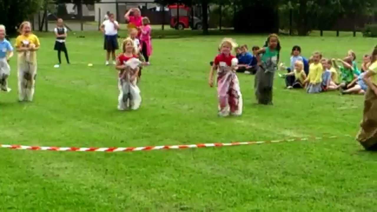 North Muirton Primary Race 2012 P2 Girls - YouTube