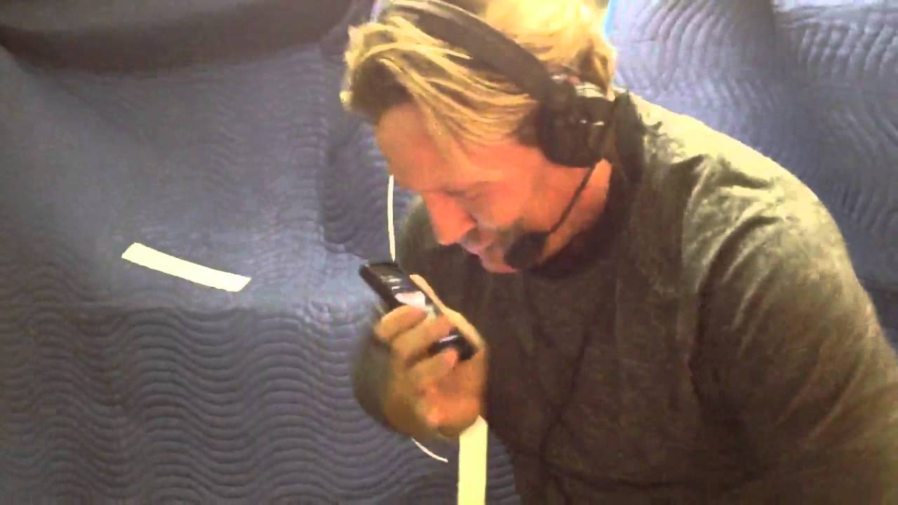 Hockey Legend Jeremy Roenick - Dances Gangnam Style. - YouTube