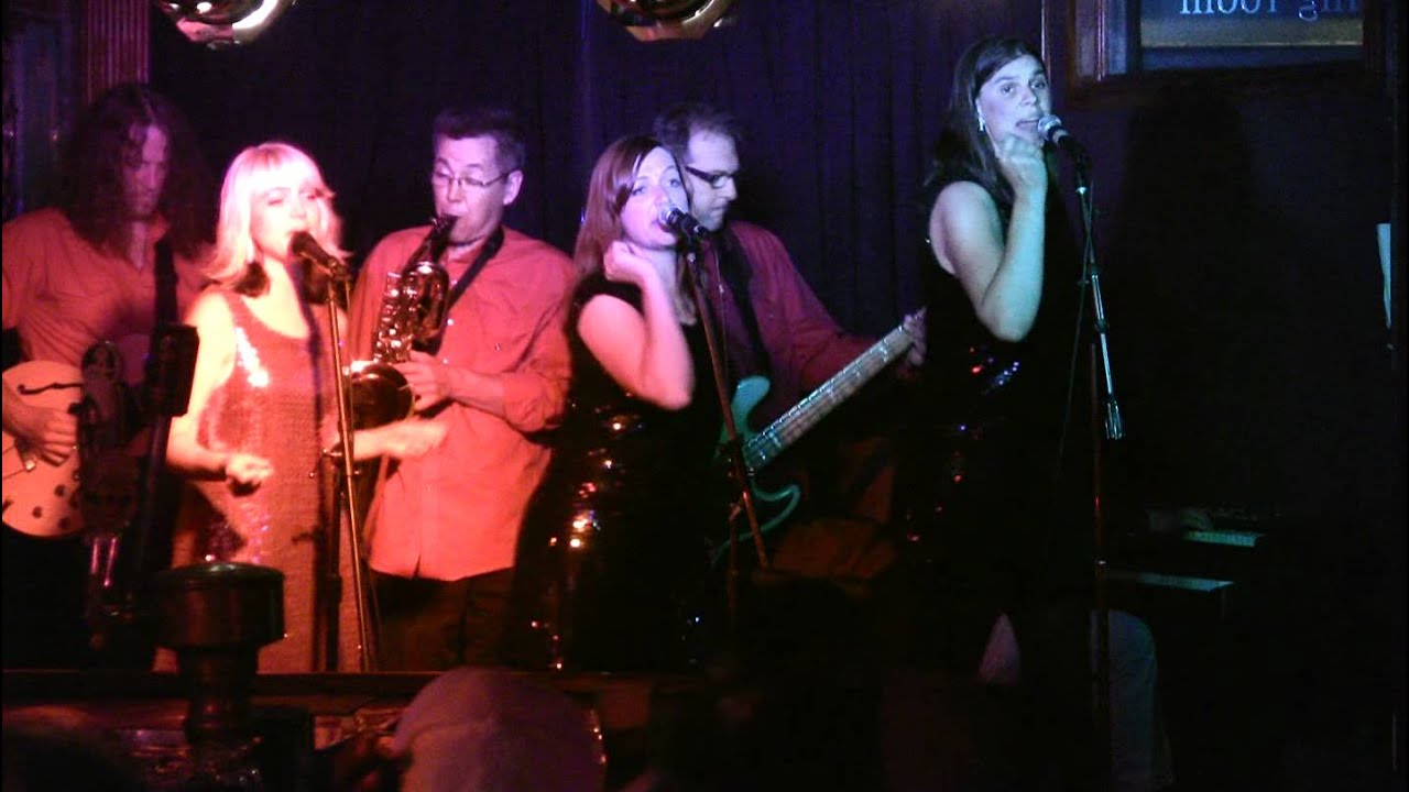 Jenny Dee And The Deelinquents : More Fun To Beat 'Em At Their Own Game ...